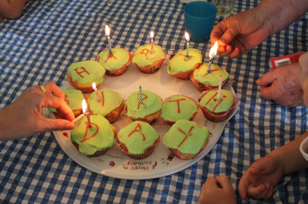 Green Gourmet Giraffe: Bush Birthday Banana Cake And Other Self 