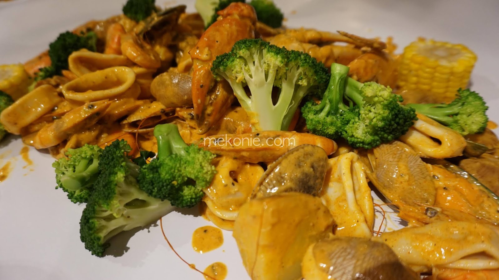 JOM MAKAN SHELL OUT DI OMBAK KITCHEN BUKIT JELUTONG - Mek Onie