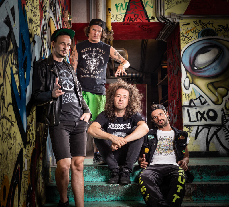 Apocalyptic Rites blog: Koncertowy klip INSANITY ALERT