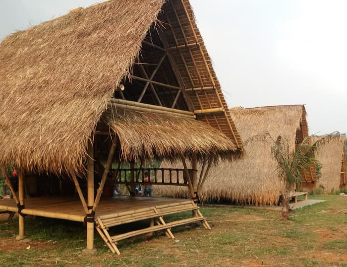 Jasa pemasangan atap alang alang surabaya