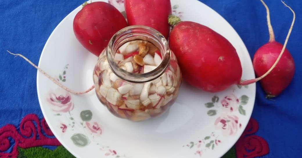 Jarabe de rábano, miel, cebolla y ajo para fortalecer las vías ...