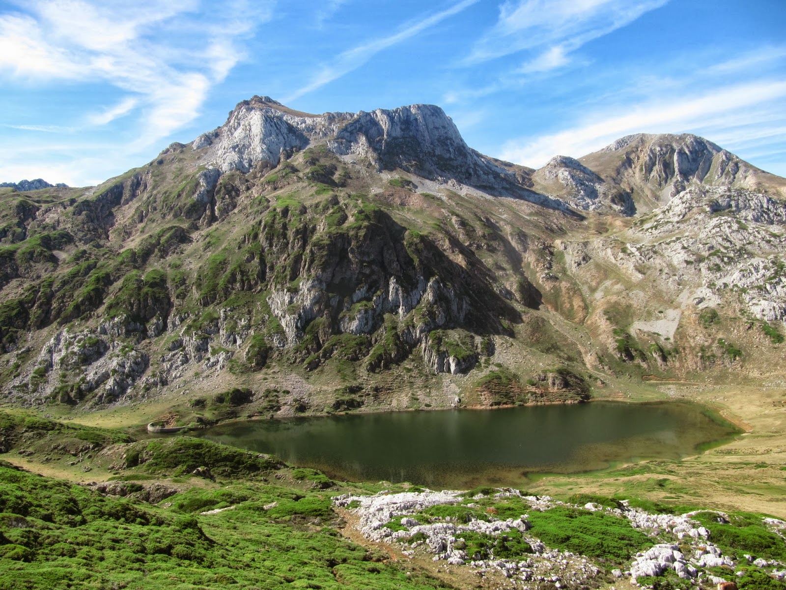 Aire puro: Lago del Valle, Brañas de Sousa y Lagos de Saliencia (Parque ...
