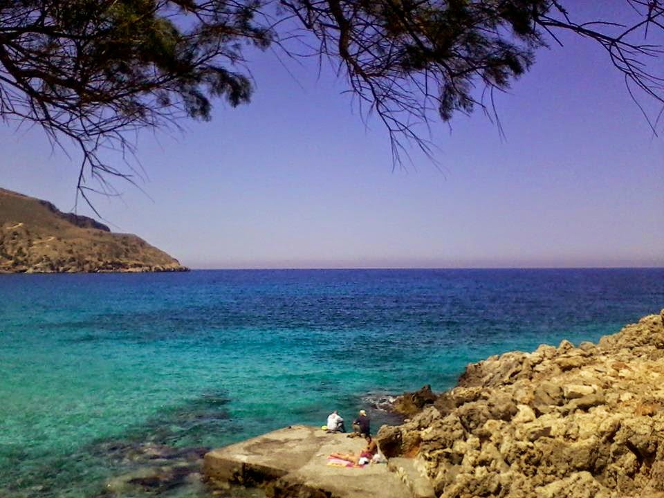 ΦΙΛΟΛΟΓΙΚΑ ΓΥΜΝΑΣΙΟΥ Κ.Α., Παππά Θεοδώρα: «Σε βρίσκει η ποίηση»του ...