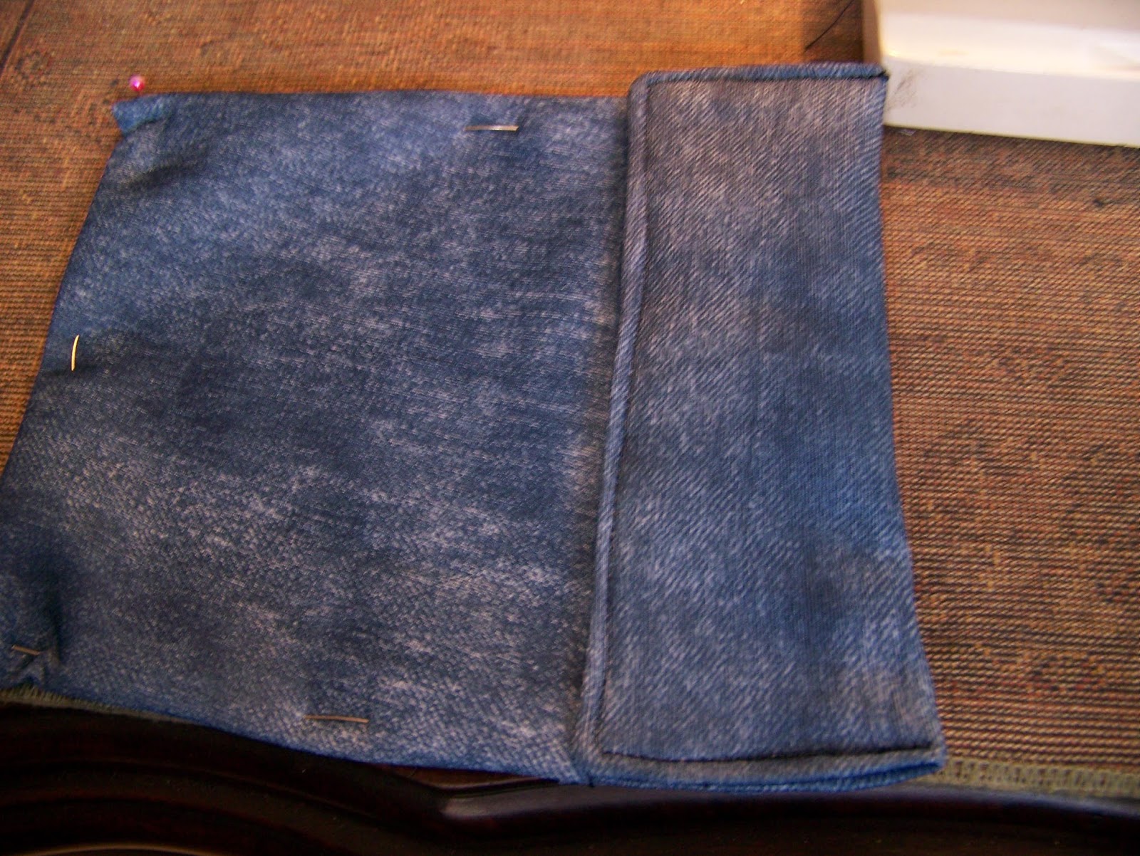 A Pretty Talent Blog: Learn to Sew 1: Making a Pocket with a Flap