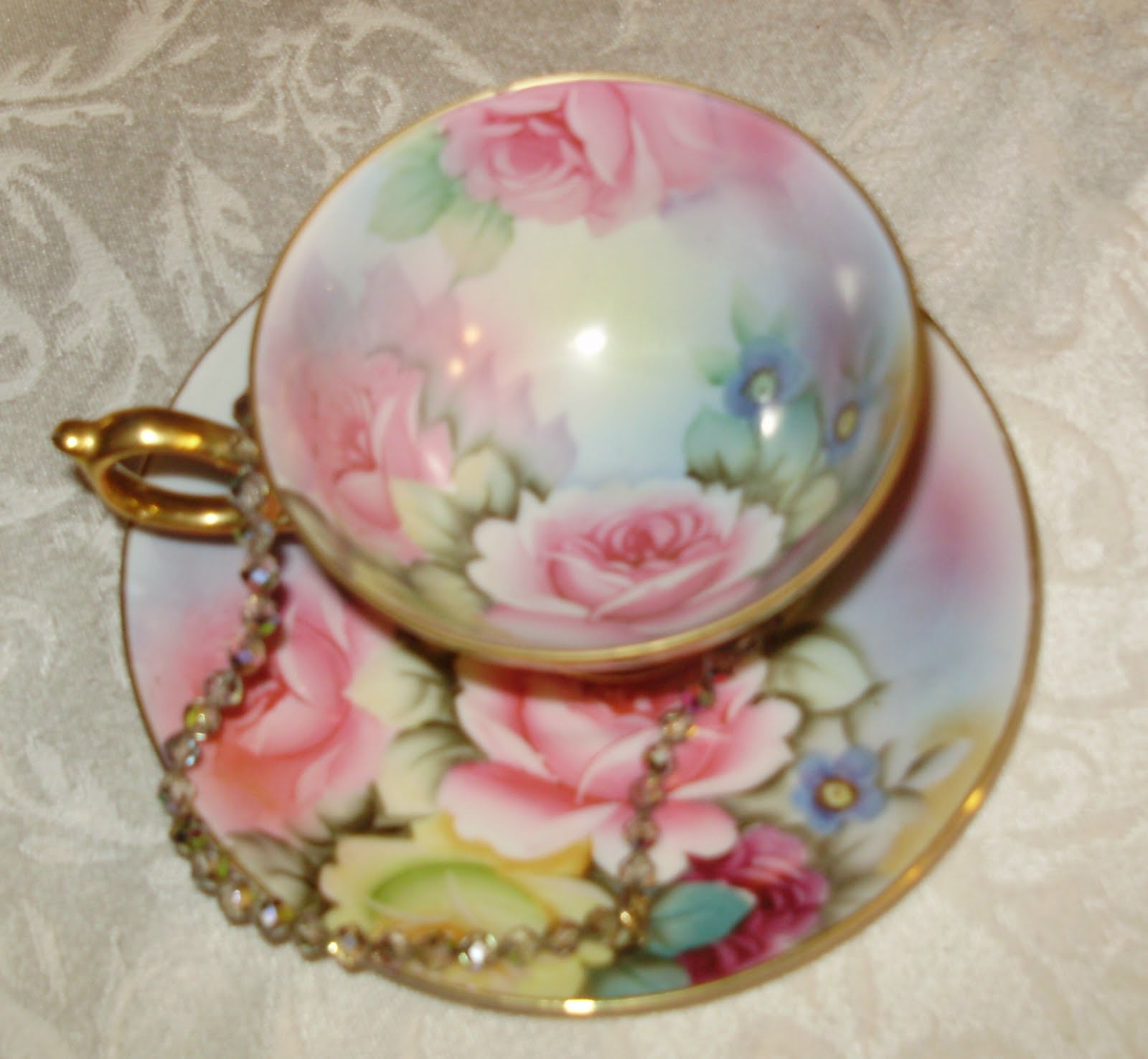 Martha's Favorites: ROSES ARE RED, PINK OR GOLD - TEA CUP TUESDAY