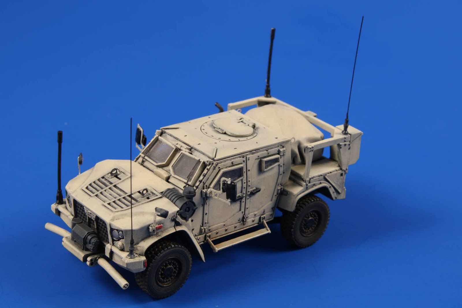 M1280/JLTV - Martin's neatly finished MV124 kit