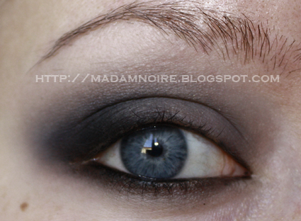 Madam Noire Makeup Studio: Classic black smokey eye