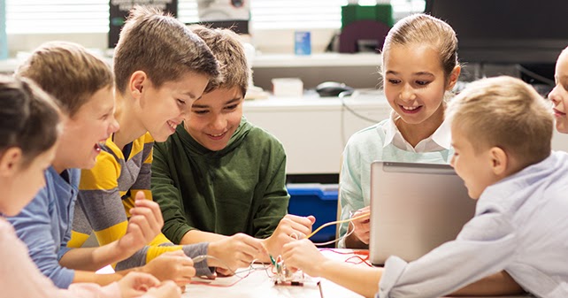 Using Makerspaces to Start STEM/STEAM