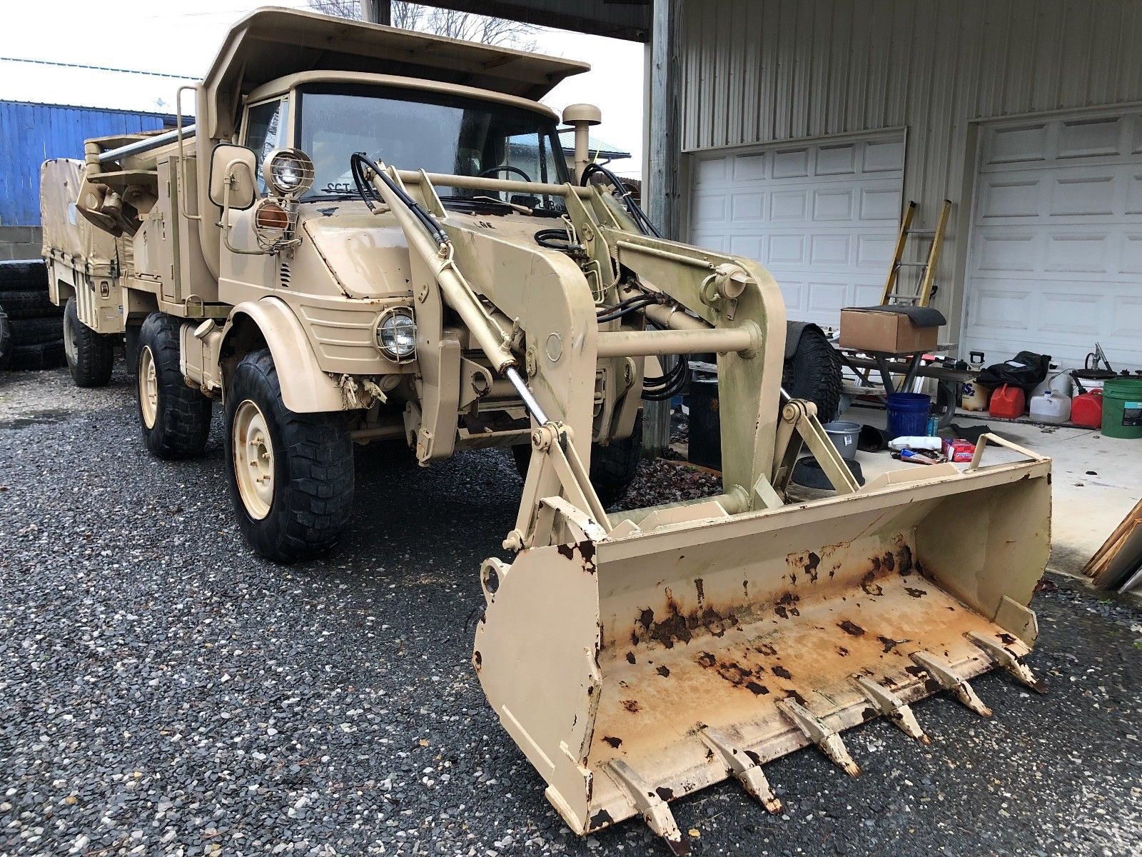 DIY Campsite: 1987 Freightliner FLU-419 Unimog Small Emplacement ...