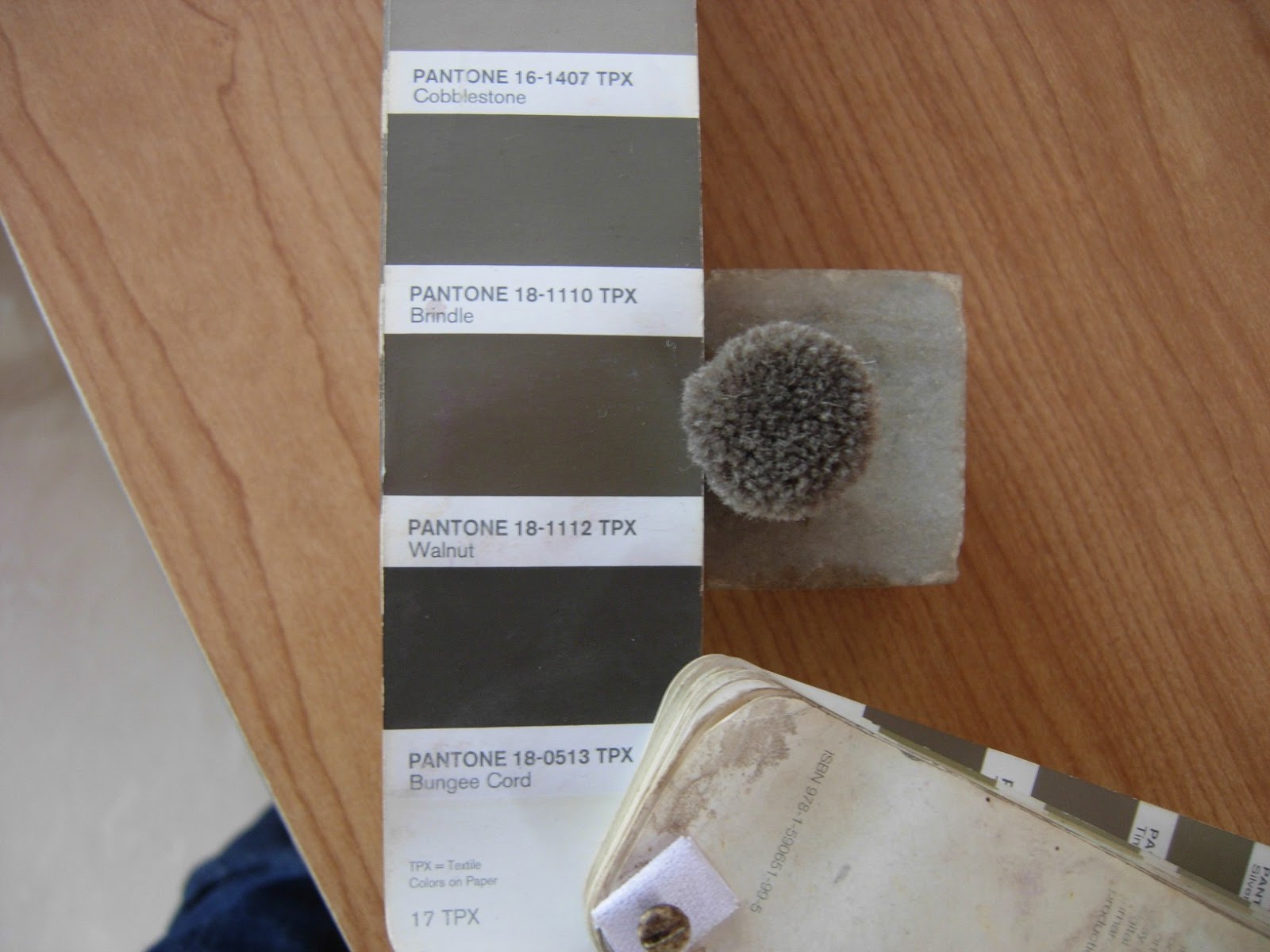 Color Pom Pom Box wool, viscose, silk, bamboo, cotton, nylon, acrylic ...