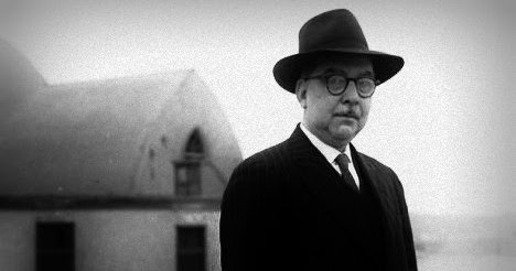 B A N D E R A N E G R A: La Casa de Cartón (Fragmento) - Martín Adán