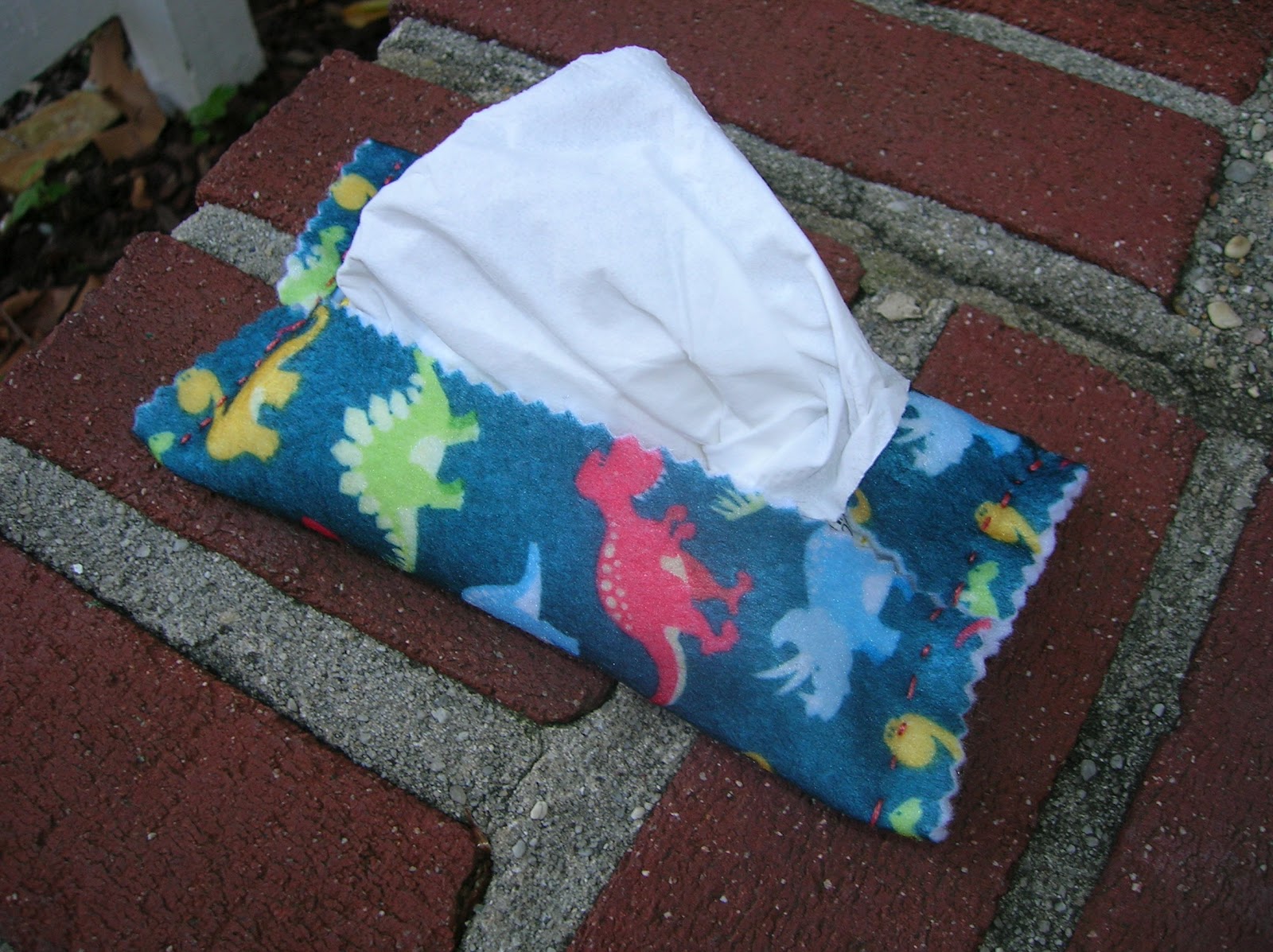 My Creative Mommy: Hand Sewn Travel Size Tissue Pouch