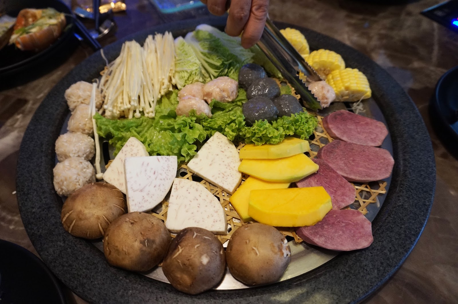 Steam-Potting With The Ocean Pot (Food Review) | Singapore Travel Blog