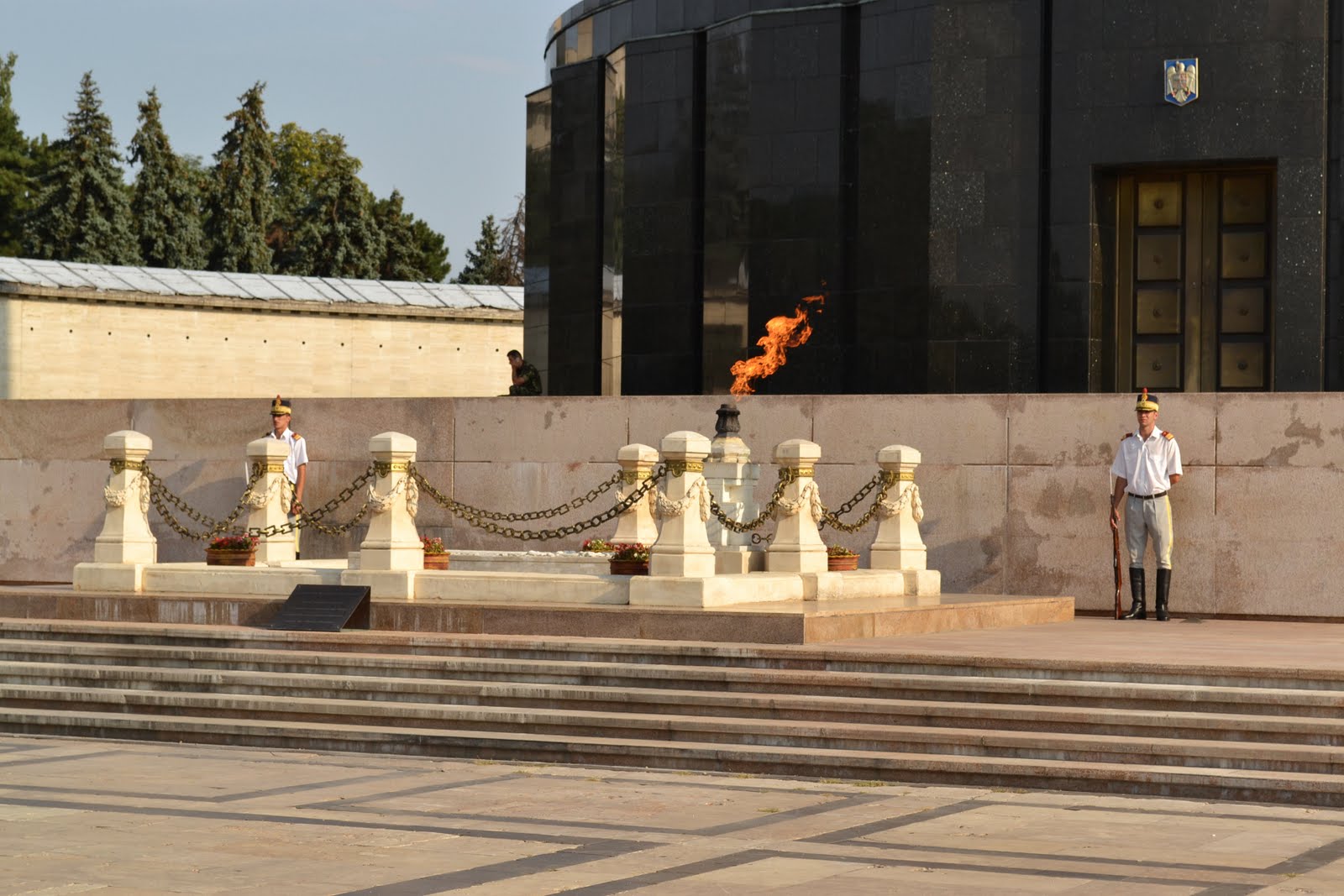 Lucruri pe care trebuie sa le faci: Trebuie sa ajungi in parcul Carol I ...