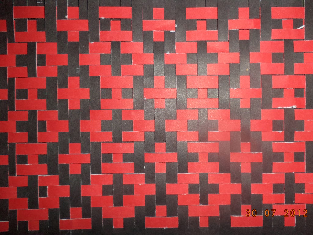 Karya Nuri: Kreasi Anyaman Kertas