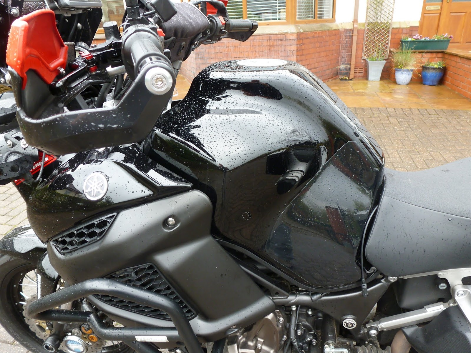 The Wandering Waltons: The XT1200Z Tank Conversion Project is Done!