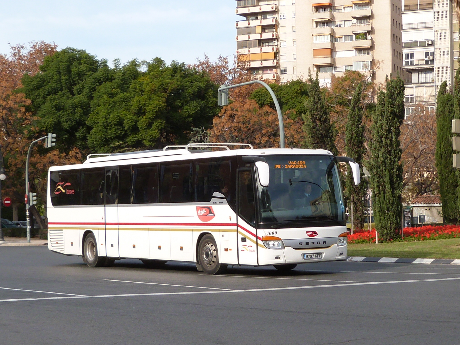 Autocares en Valencia: Hife 7.000