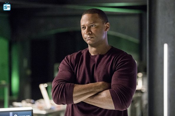 ARROW - Oggi, il finale di metà stagione: GRANDE COLPO DI SCENA in ... ARROW - Oggi, il finale di metà stagione: GRANDE COLPO DI SCENA in ...