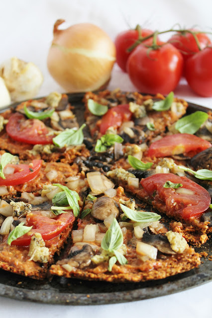 This Rawsome Vegan Life: pizza with red pepper flax crust, sun-dried ...