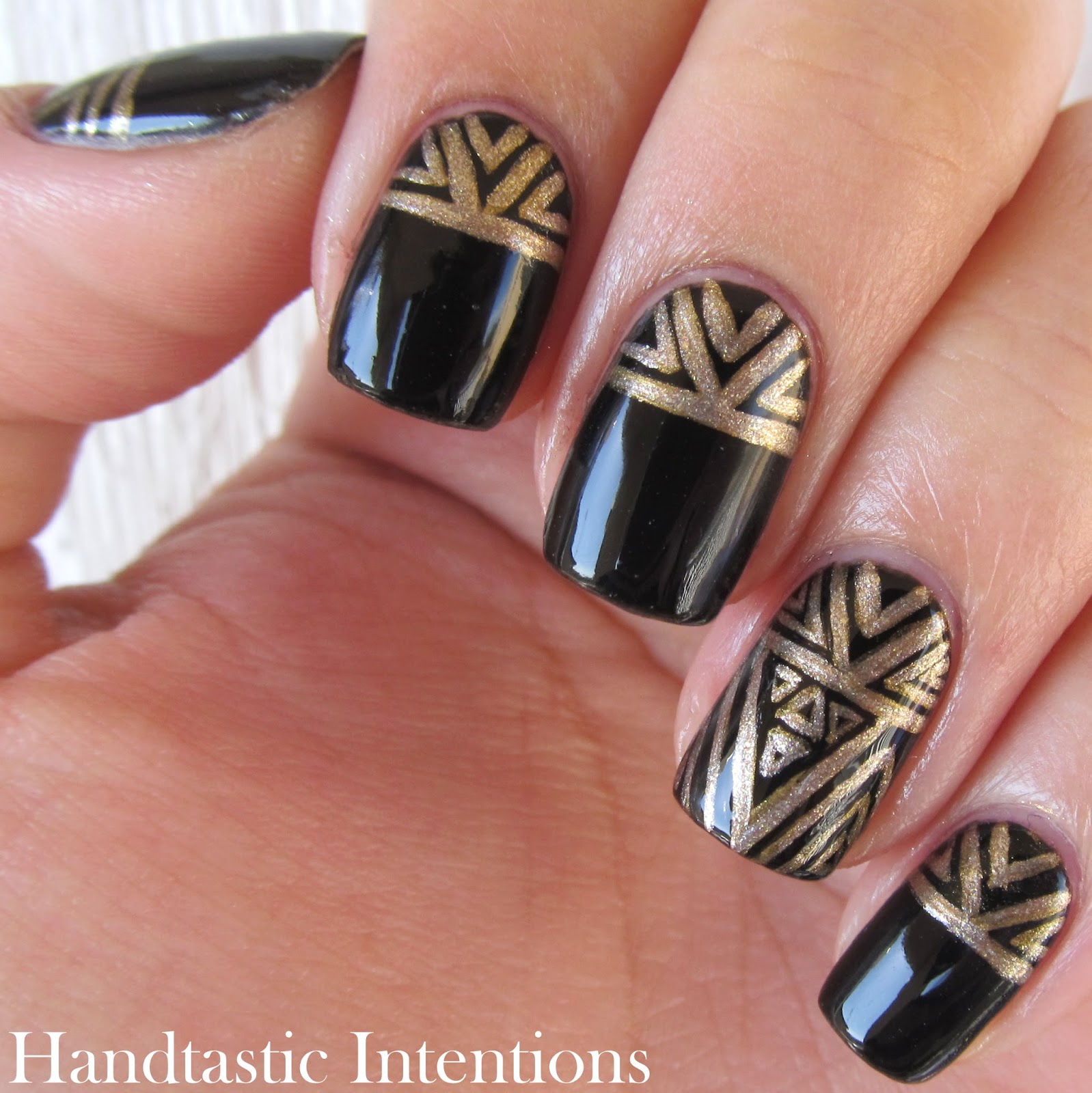 Handtastic Intentions: Nail Art: #31DC2014 Day 31 Honor Nails You Love