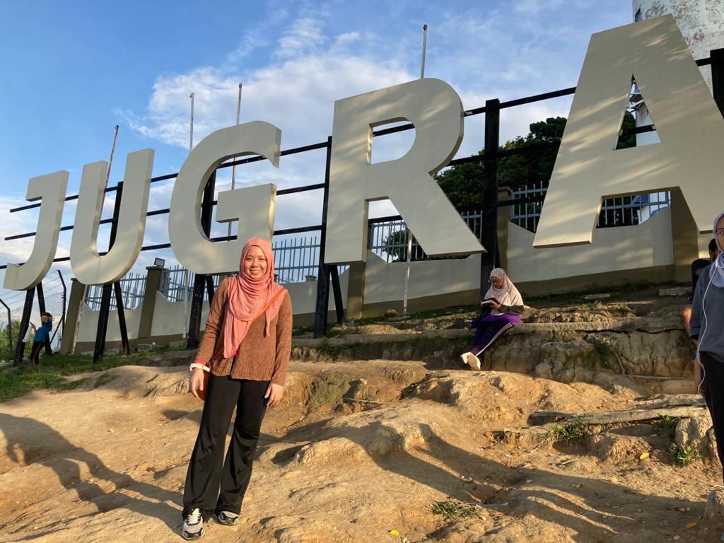 First Time Hiking to Bukit Jugra (Jugra Hill) Banting, Kuala Langat ...