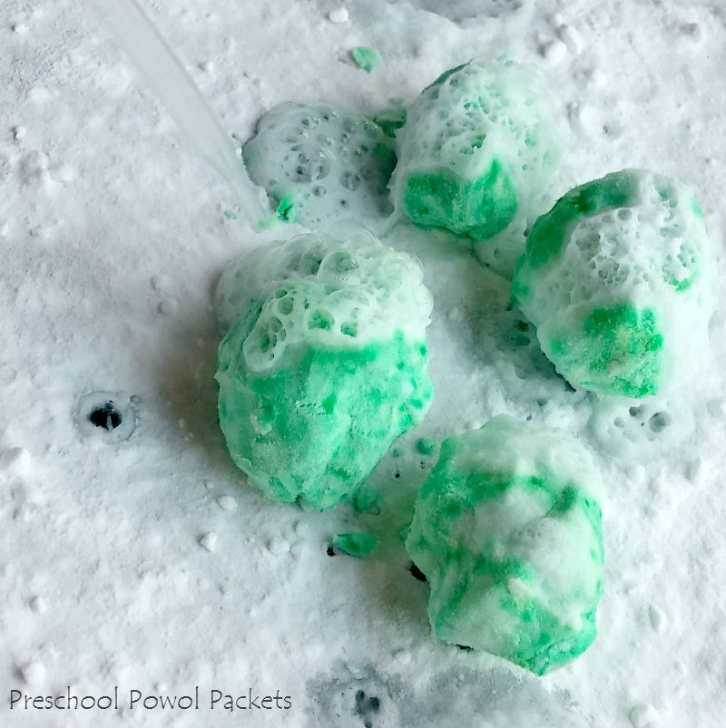 Fizzing Green Eggs Science Experiment for Preschool | Preschool Powol ...