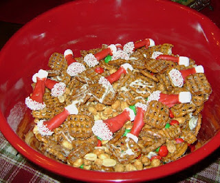 Nanalulu's Musings: Pretzel & Bugle Santa Hats Snack Mix