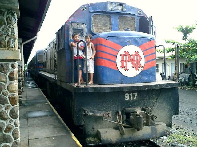 Mambulaoans WorldWide Buzz: Launch of Bicol Express commuter train derailed