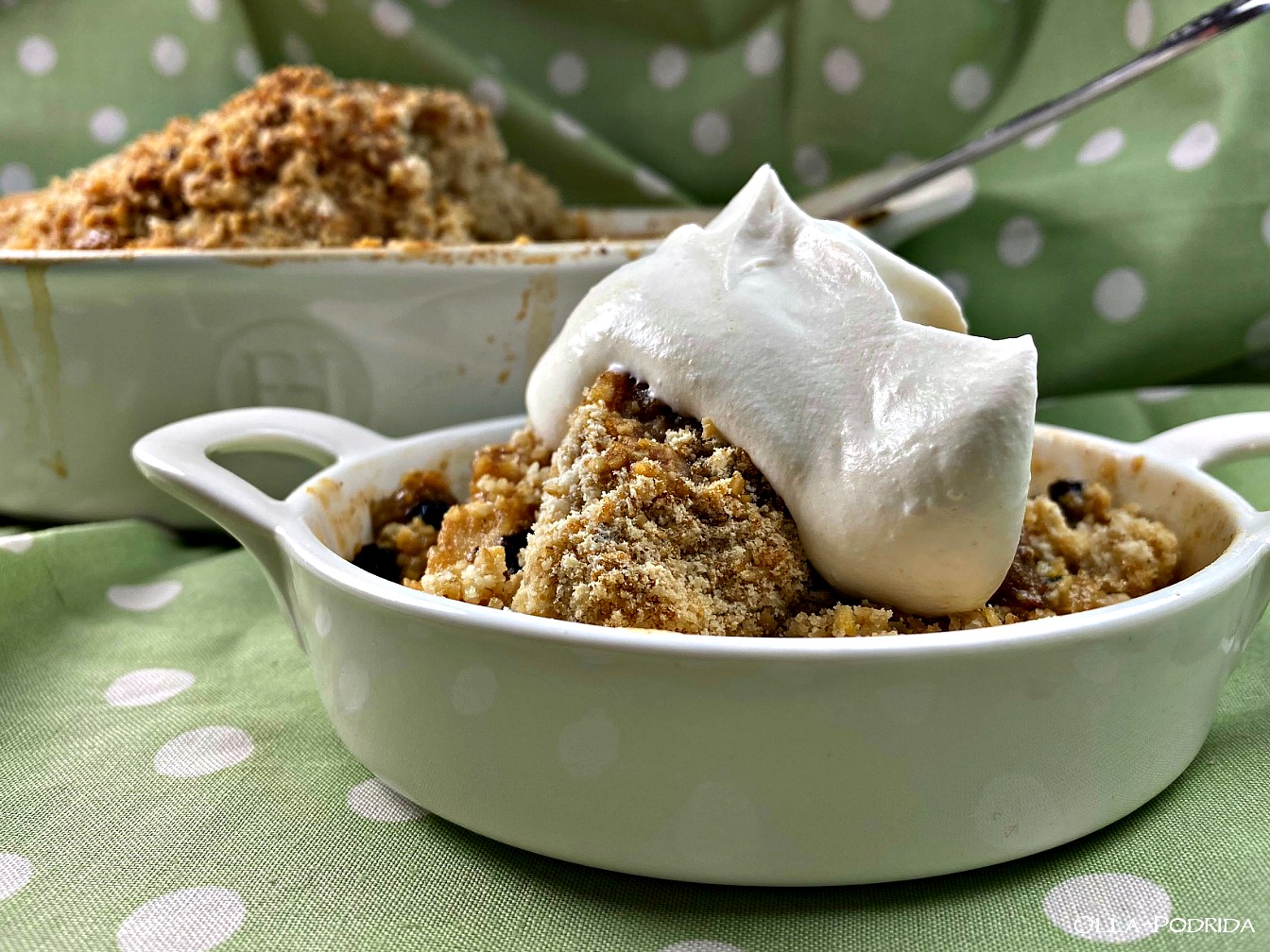 Olla-Podrida: Celtic Apple Crumble with Irish Whiskey Cream Sauce