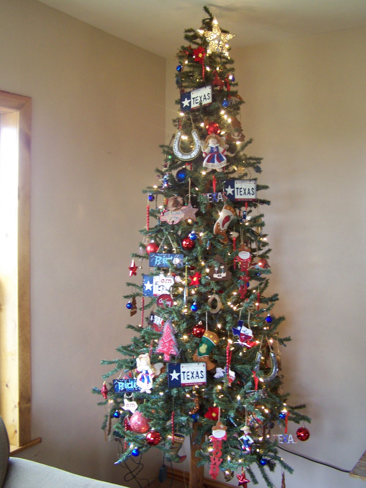 Calhoun Clip-n-Savers: My Texas Themed Tree
