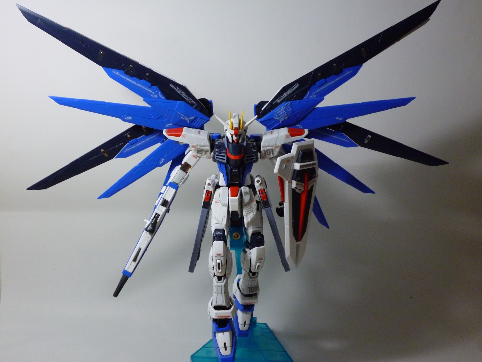 Sketsa Langit: Gunpla - #12 - RG Freedom Gundam Review