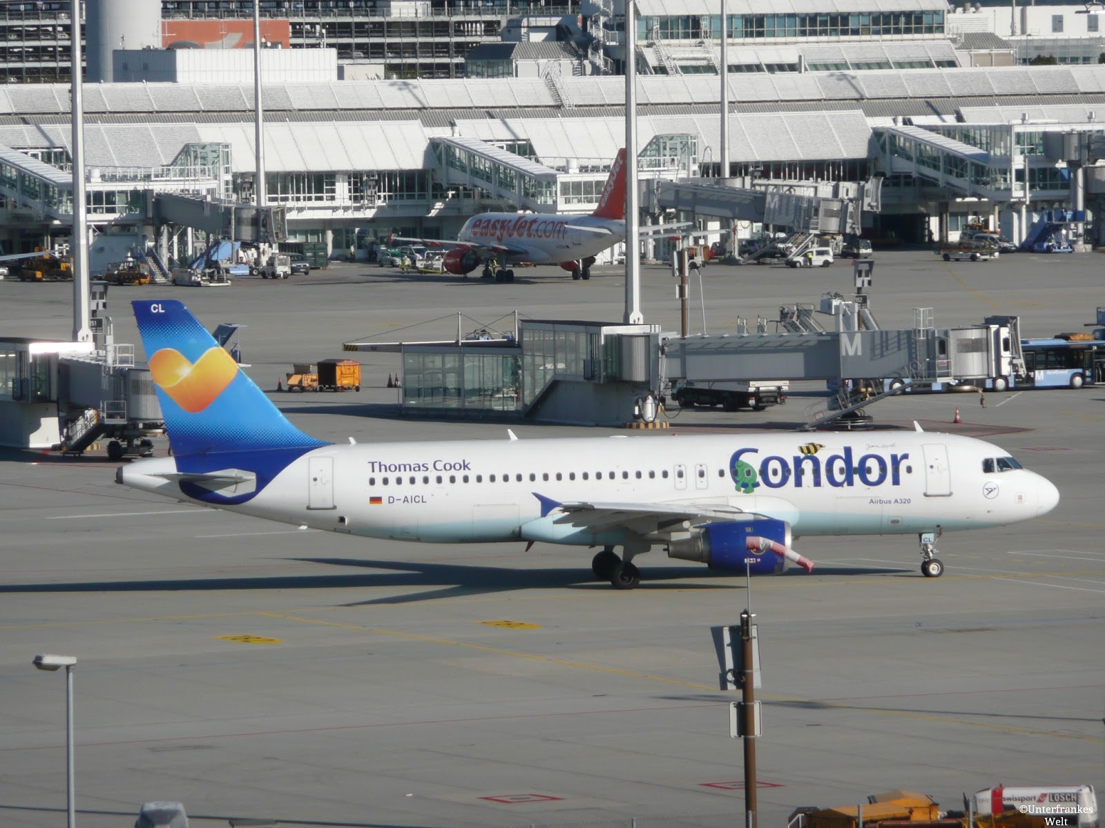 Unterfrankes Welt: Airbus Industrie A318-321 D-AICL - Condor - auf dem ...
