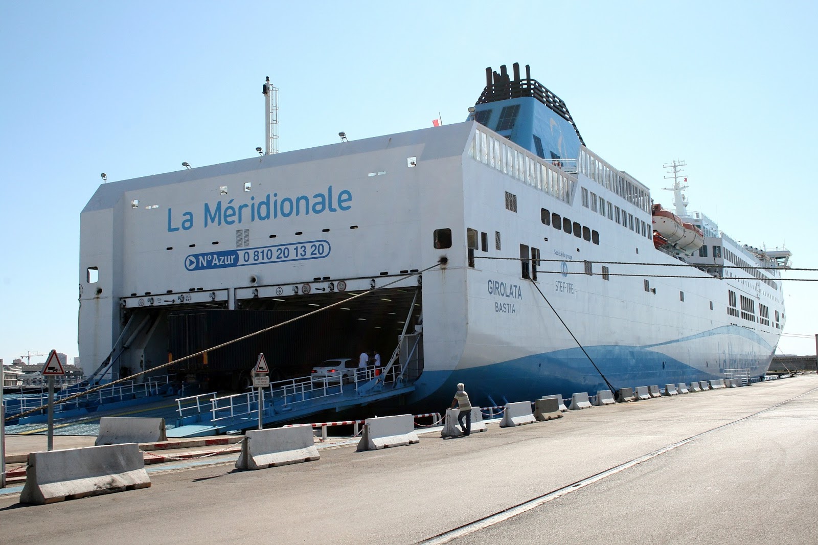 Départ pour la Corse - Embarquement - MARSEILLE (13) - Tranfère routier ...