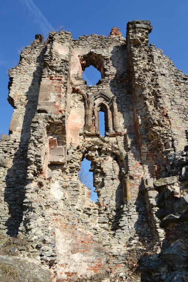 Zharah ~ Photos: Slanský hrad