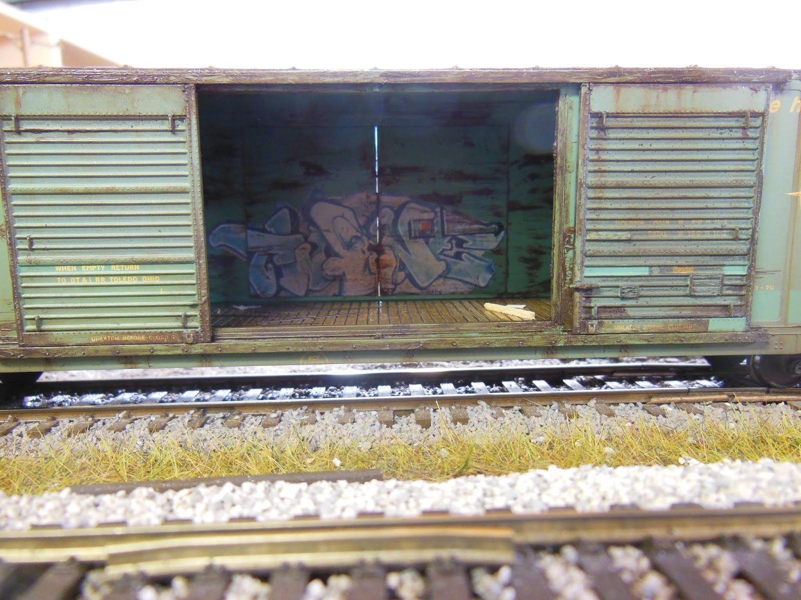 JSSX Railway: 60 Foot DT&I Boxcar Weathered