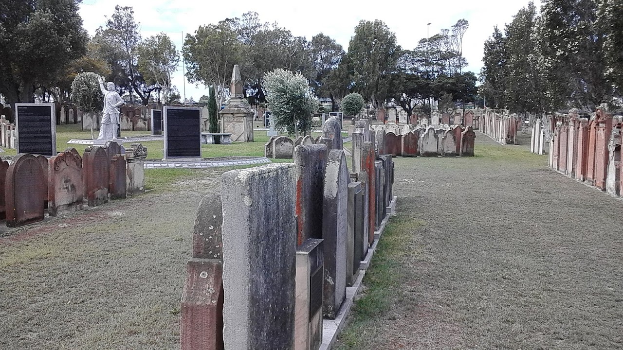 Friends Forever: Visiting Maria Gouveia's grave at Botany Bay Cemetery ...