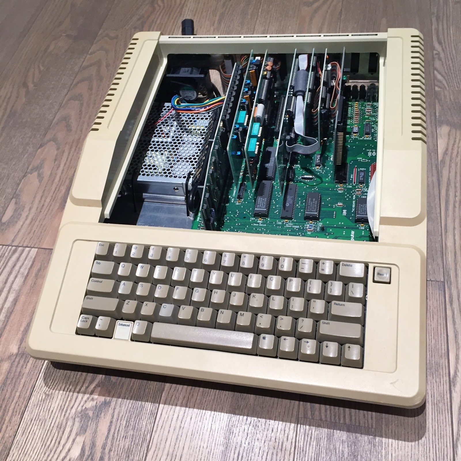 My Apple II Projects: Powering your Apple IIe - (1) A simple ...