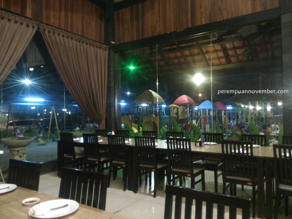 KULINER MEDAN : DINNER CANTIK DI RESTORAN LEMBUR KURING MEDAN - ecek-ecek