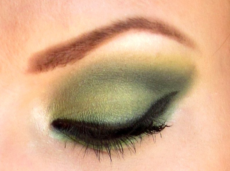 The Beautiful Life Of The Girl Next Door: Army green eyes
