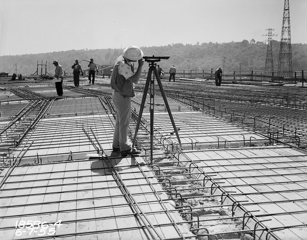 43 Vintage Photos Show the Building of Seattle-Area Landmarks and ...