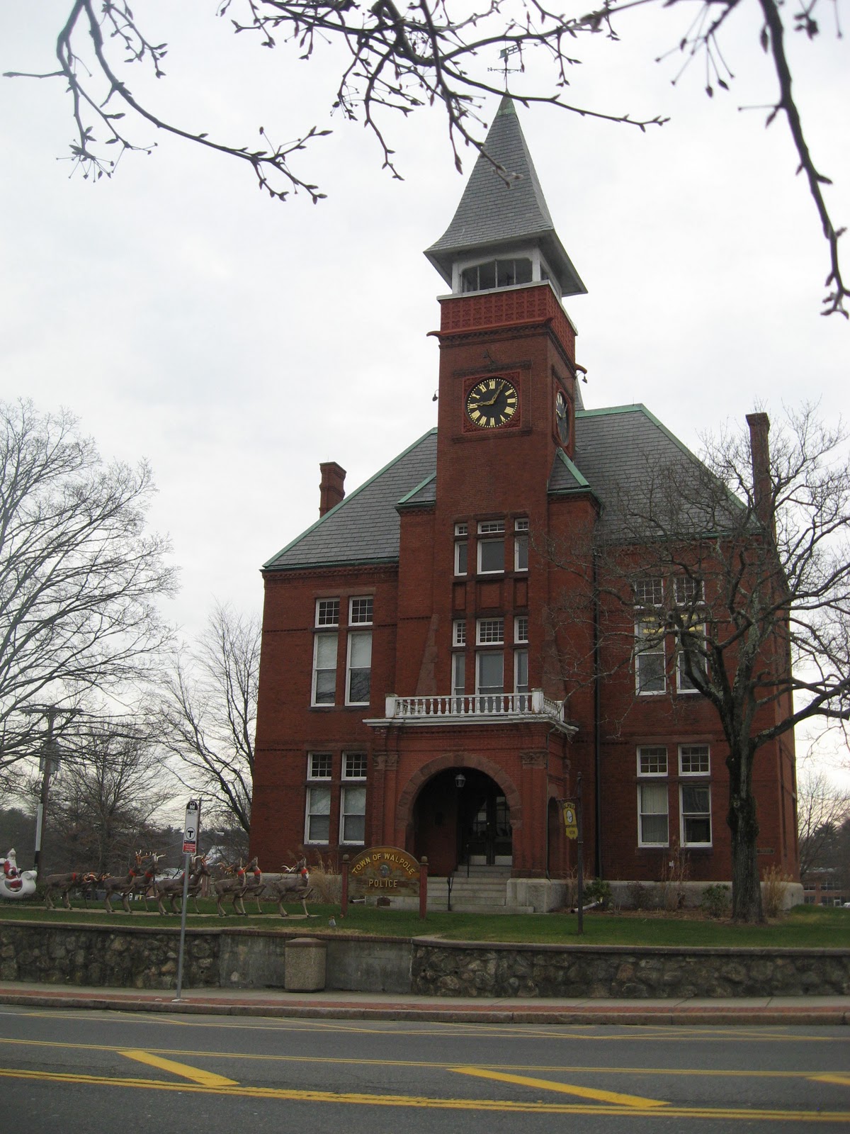 Exploring Massachusetts: December 30th 2011: Spending Time in Walpole ...