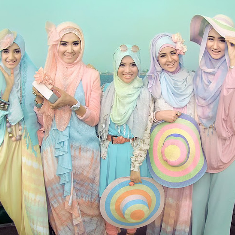 Fashion Wanita yang Hits di Tahun 2020 | Iqna