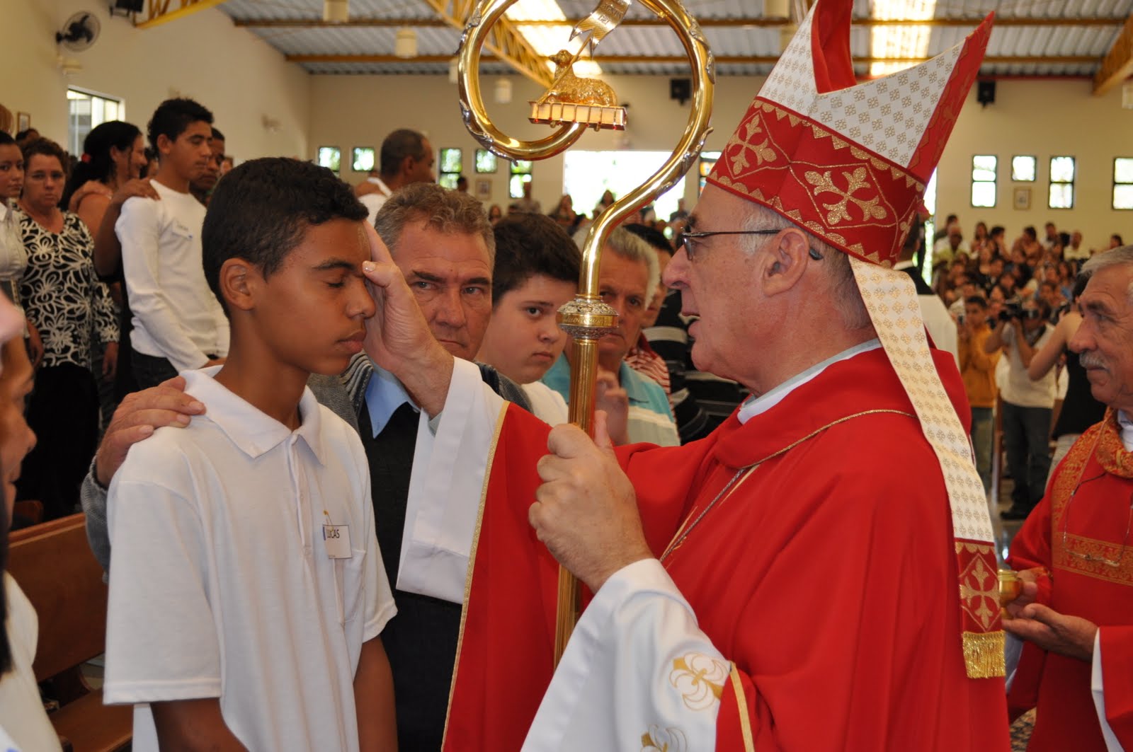 Blog Cristo Rei: Sacramento da Crisma Na Paróquia Cristo Rei