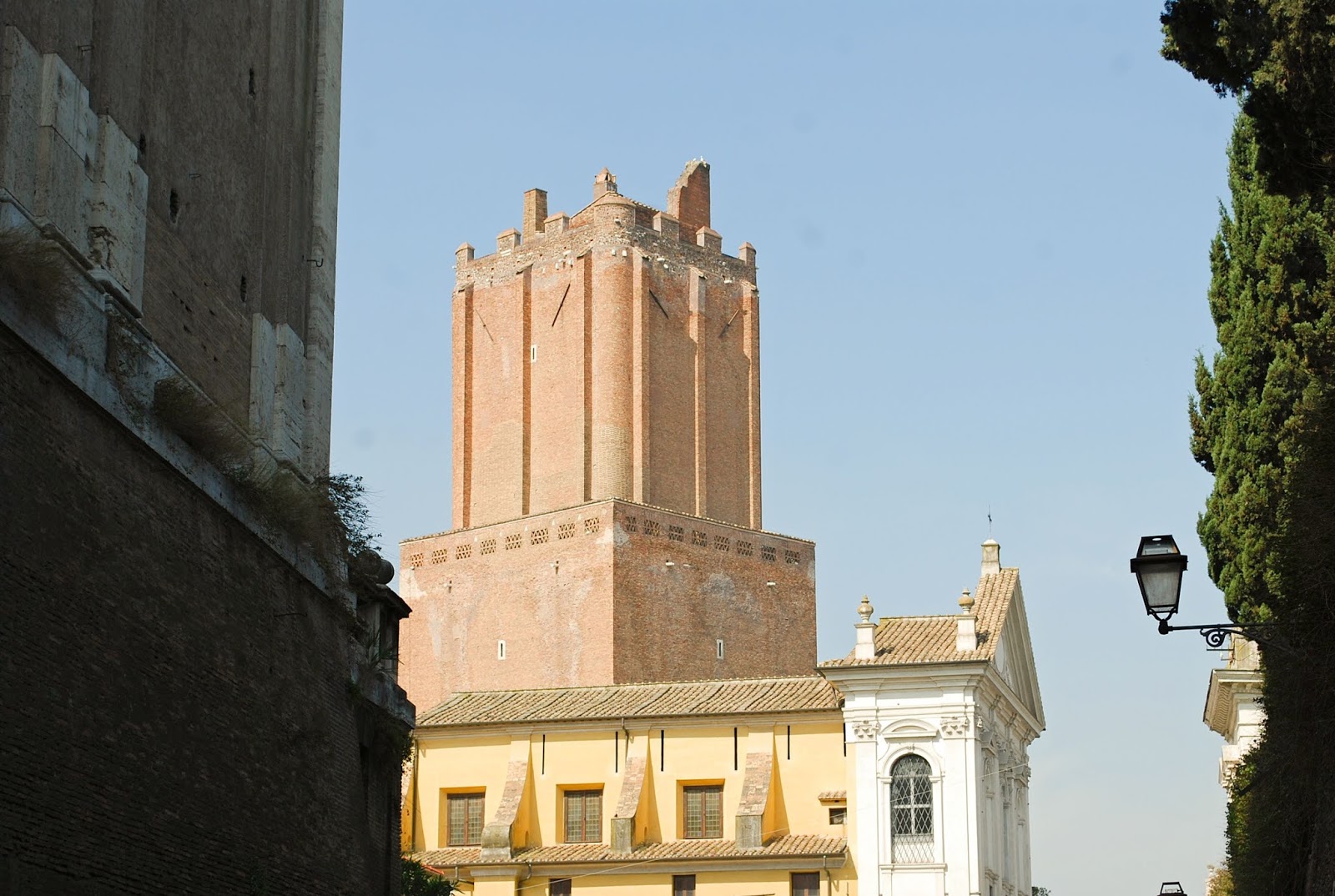 La torre pendente di Roma - Pazza di Roma