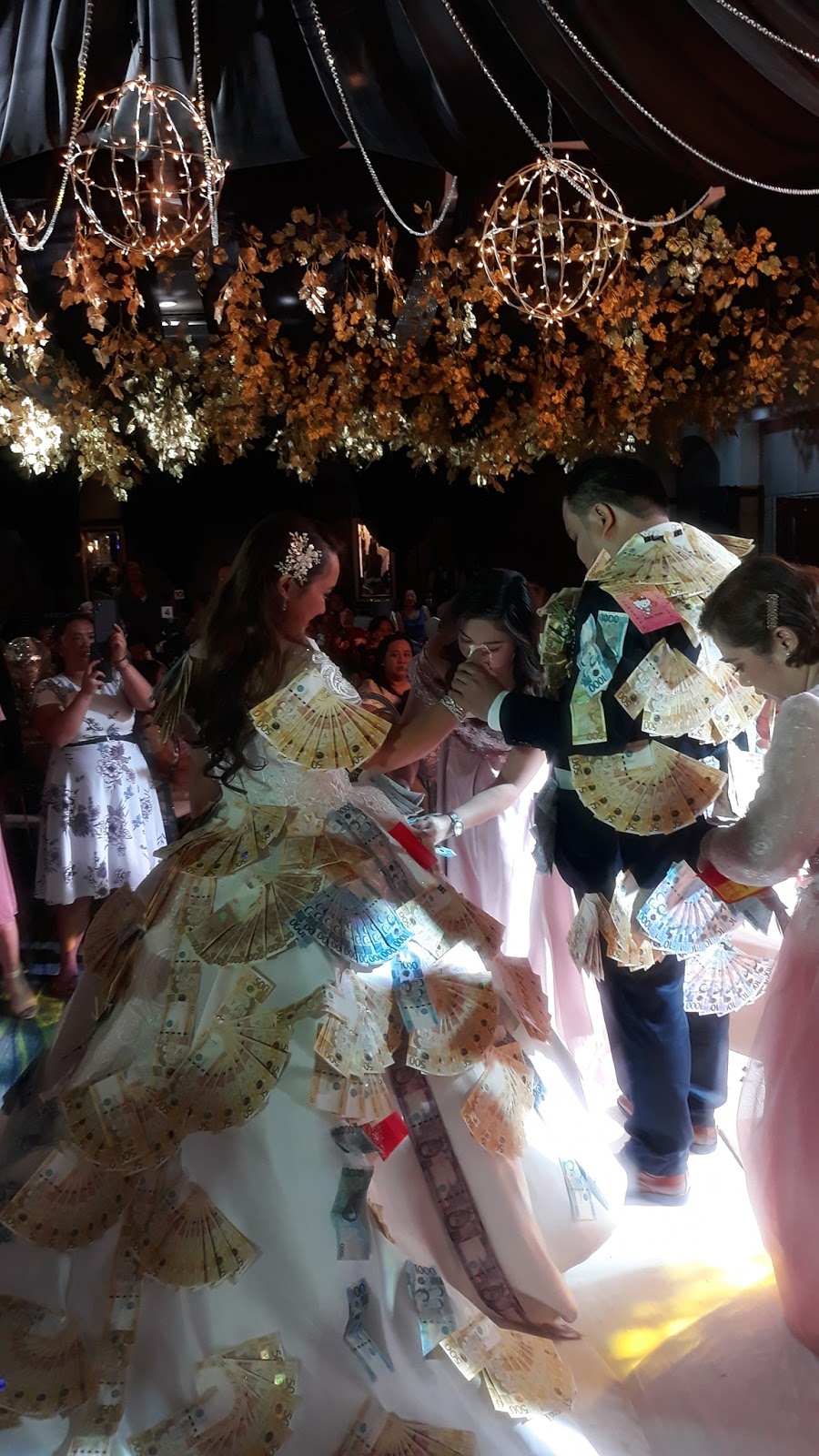 Bagong kasal sa Davao, nakalikom ng ₱629,000 mula sa kanilang ...