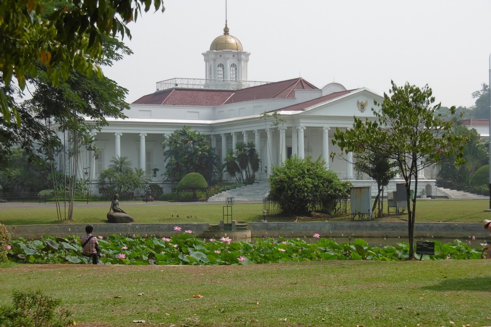 Au Bout Du Monde: Bogor