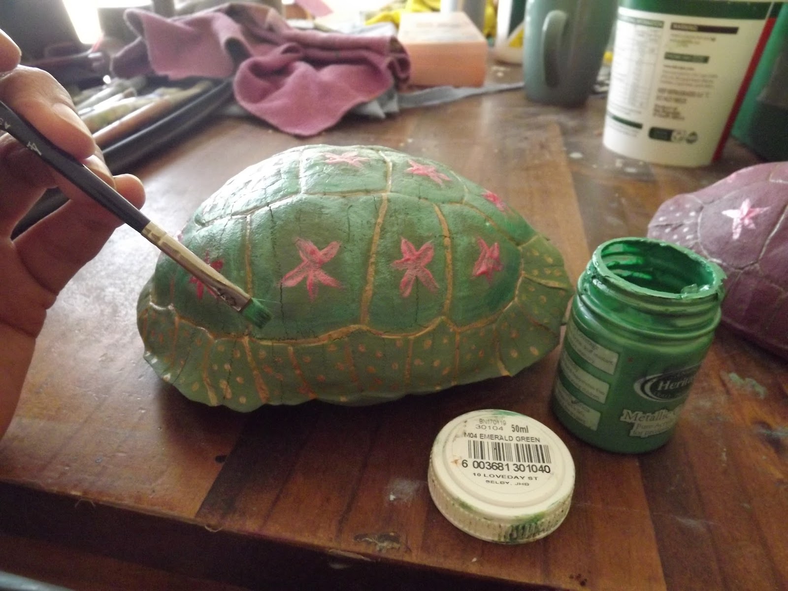 A Pretty Talent Blog: Painting Two Turtle Shells