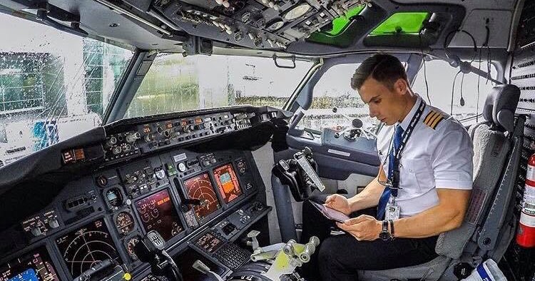 Professional Pilot Program Starting At the Academy of Aeronautics