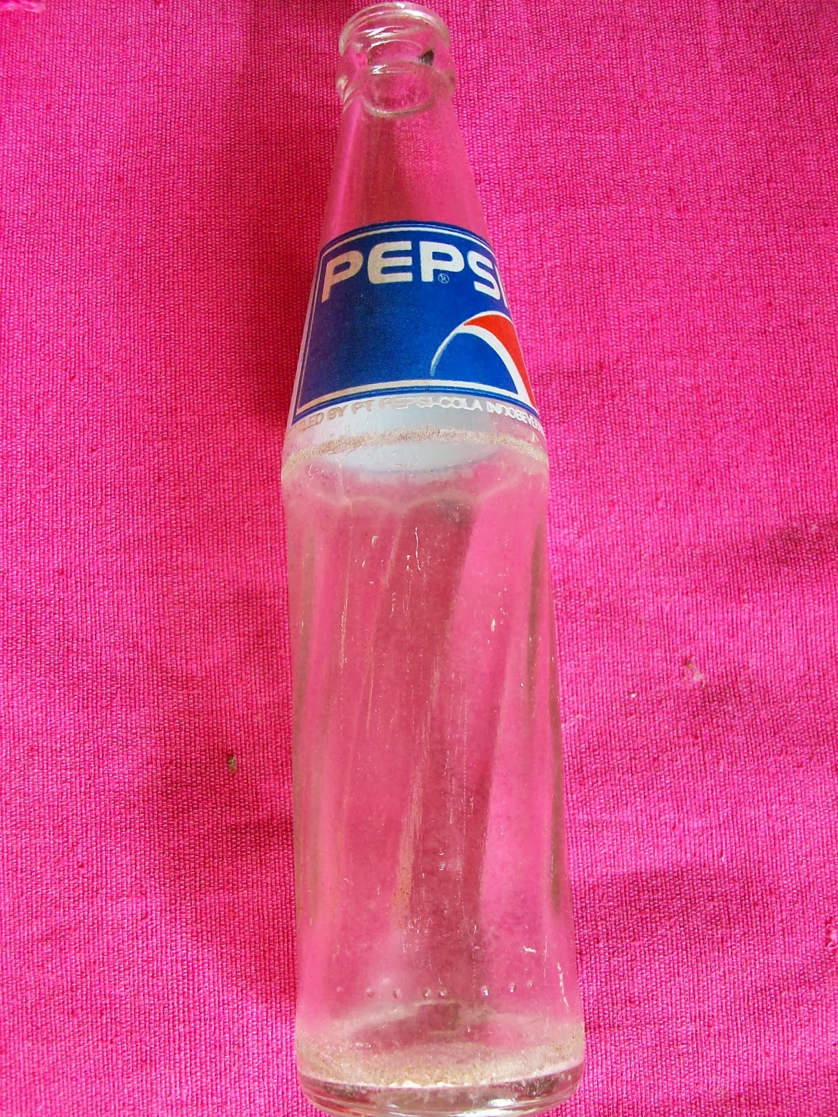 serba vintage: Pepsi Cola botol satu krat.. jual bersama kratnya.. mulus..