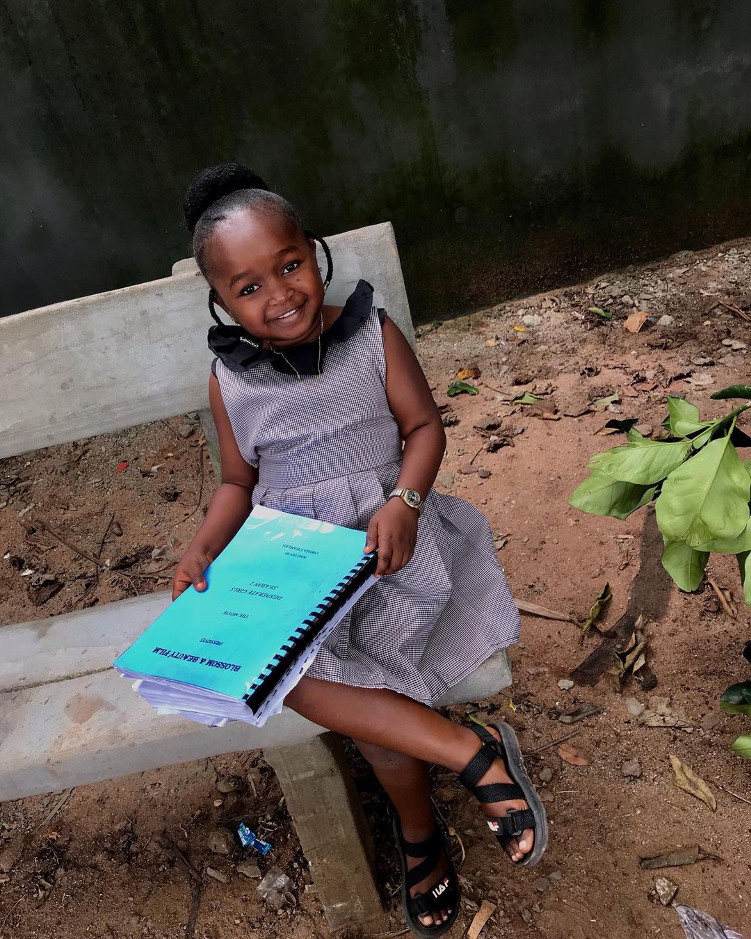 Obio Oluebube Biography, Age, Pictures, Parents, Boyfriend, Net Worth